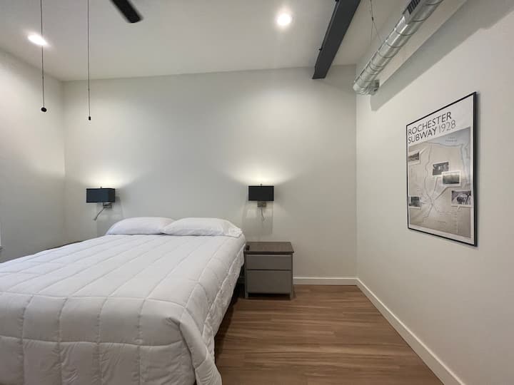 1- Or 2- Bedroom Minutes From Strong Hosp. - Brighton