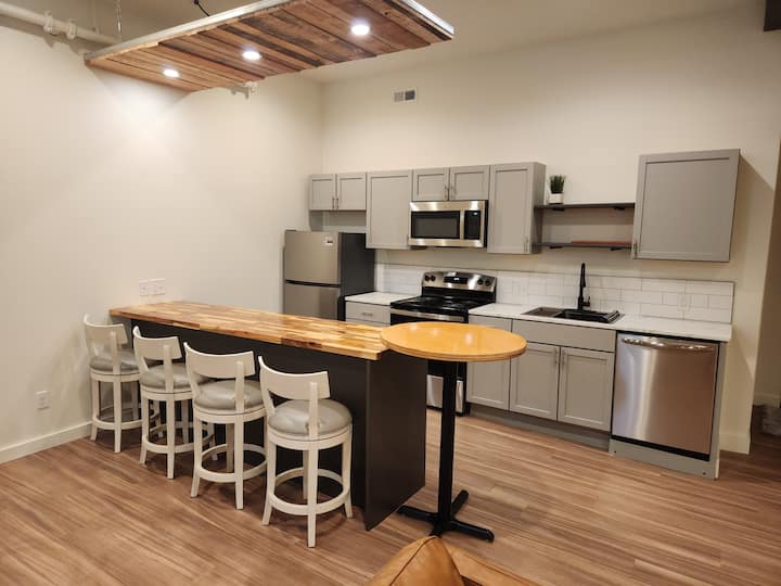 1 Bdrm For Rent In 2 Bedrm Mins. From Strong Hosp. - Rochester, NY