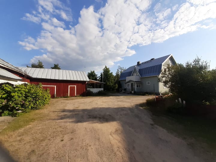 Idyllinen Vanha Maalaistalo Lähellä Powerparkia - Alahärmä