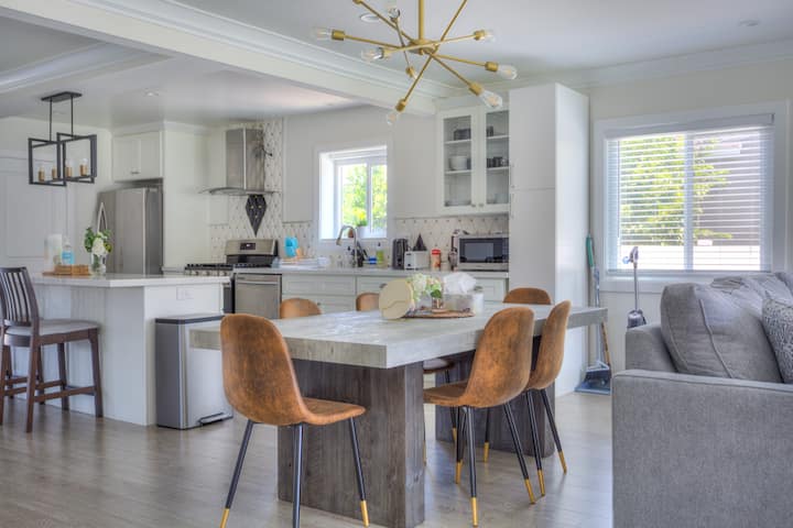 New! Modern & Spacious 3b2b Home Private Yard - Monrovia, CA