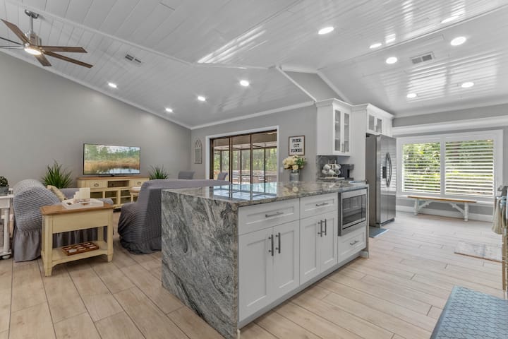 4/3 Modern Farmhouse On 5 Acres Large Pond - Seminole State Forest, Eustis