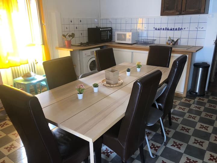 Jolie Maison Avec Jardin - La Joue du Loup