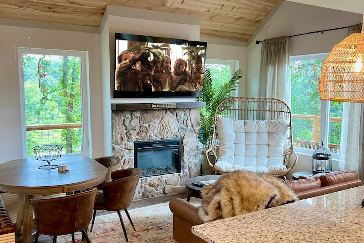 Mandrake Lodge - Sevierville, TN