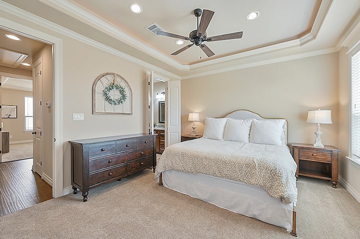 Reveille's Retreat • Walk To Northgate - Bryan, TX