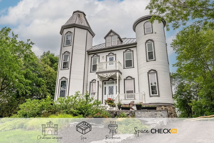 L'unique Château De Valvak | Spa & Bbq | Foyer - Quebec City