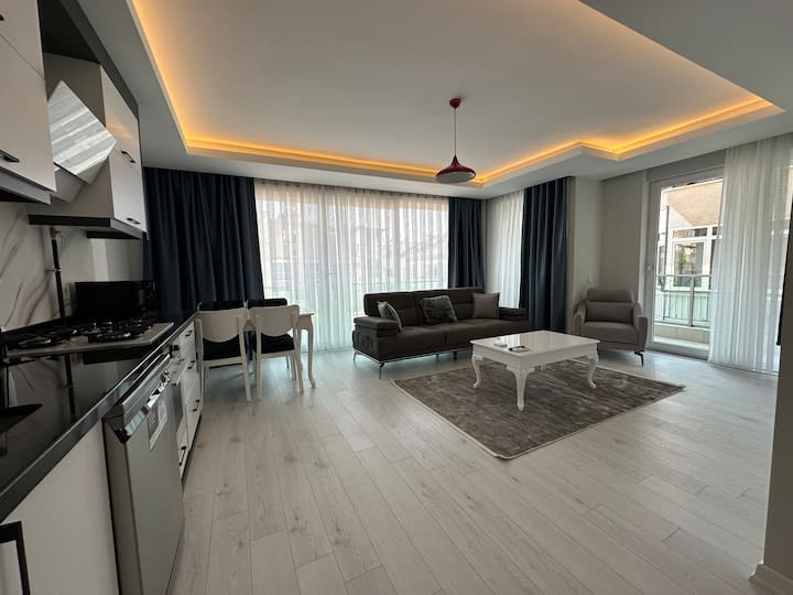 Cozy Apartment In City Center 1 - Antalya