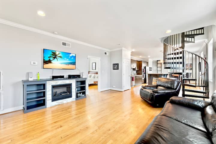 Luxe Downtown Birmingham Retreat By Railroad Park! - Birmingham, AL