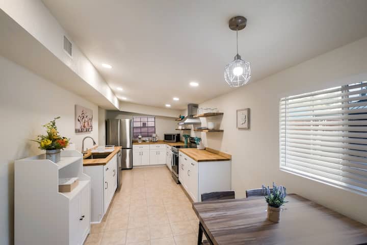 Cozy Casita - 2 Miles From City Center - San Antonio, TX