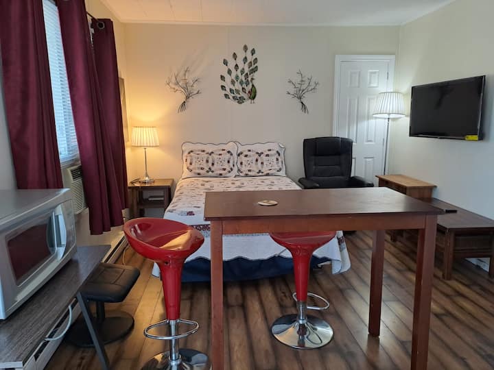 Room With Kitchenette, 2 Beds (Room No.10) - Bobcaygeon