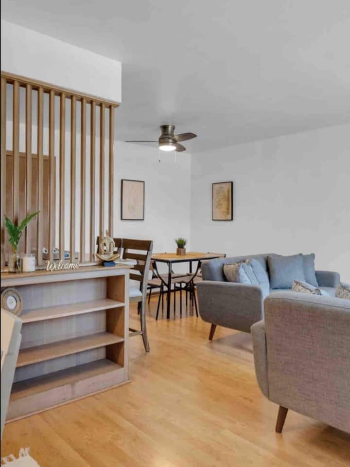 Super Cozy And Convenient Suite - Chicago O'Hare Airport (ORD)