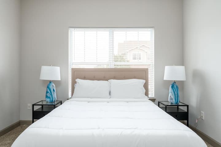 Lovely 1-bedroom Keystone - Carmel, IN