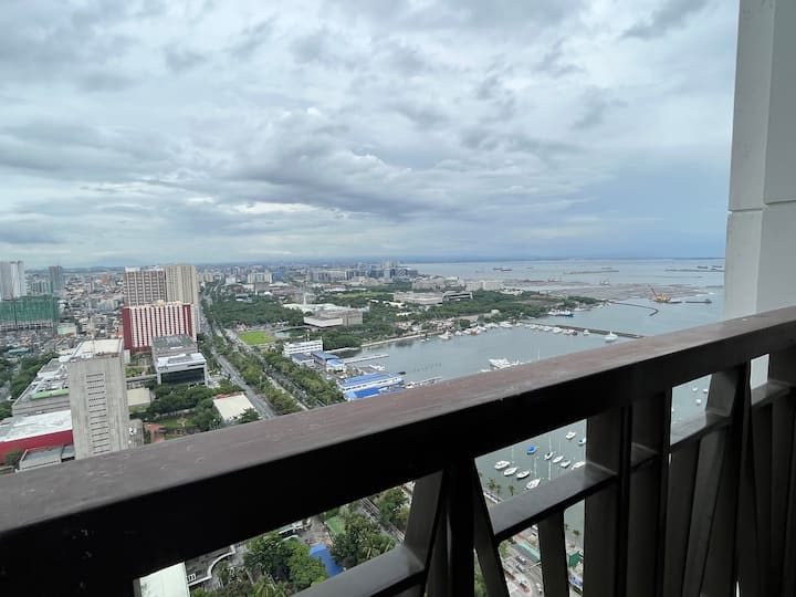 Cozying In Malate, Overlooking The Bay. Ok For Wfh - Manila