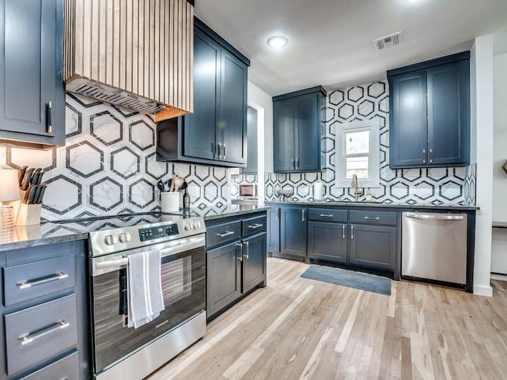 The Onyx Oasis - Norman, OK