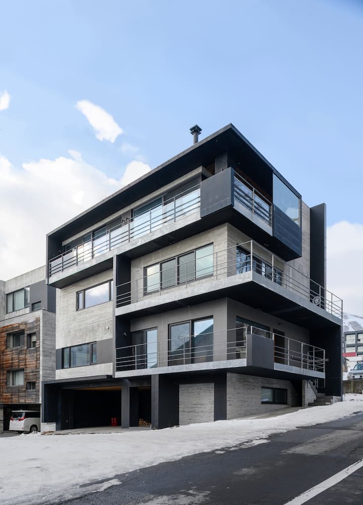 Sekka Sekka | Large 5br Chalet In Hirafu Village - Niseko