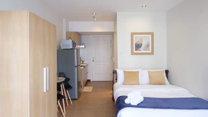 Hidden Gem Near Century Mall + View(m36 ) - Makati