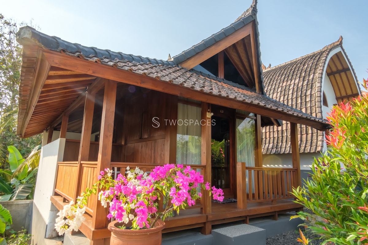 Tranquil Cottage at TwoSpaces Near Balian Beach - Cottages for Rent in ...