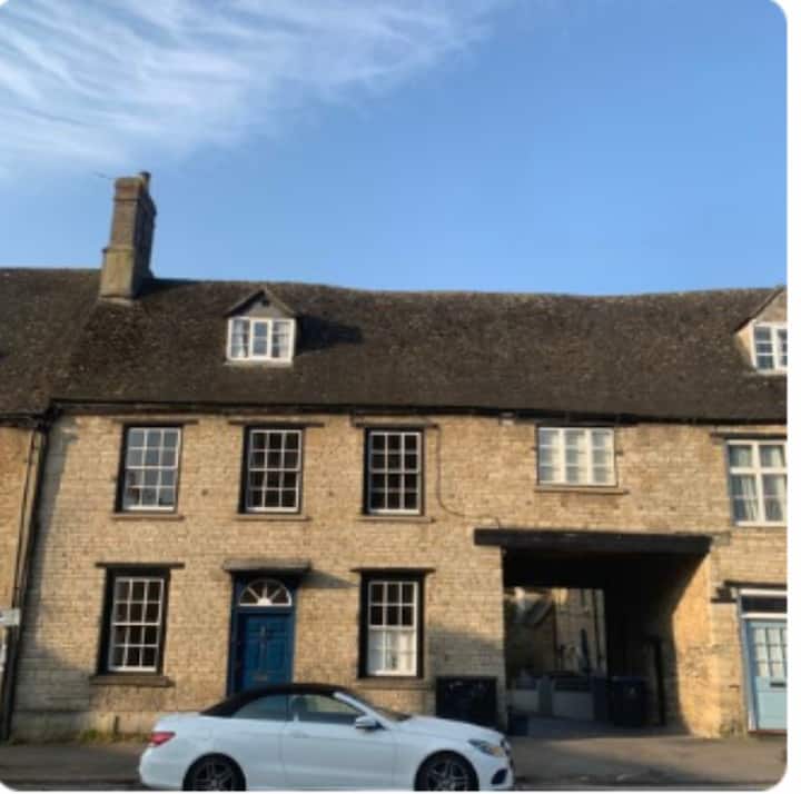 Wesley House, Witney. 1769, Four Poster Beds - Witney