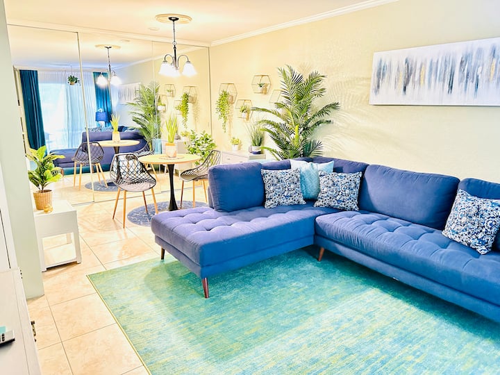 Ps Apartment Retreat With Pools - Palm Springs, CA