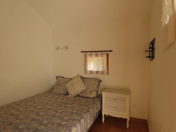 Saignon, Chambres D'hôtes Dans Le Luberon. - Apt