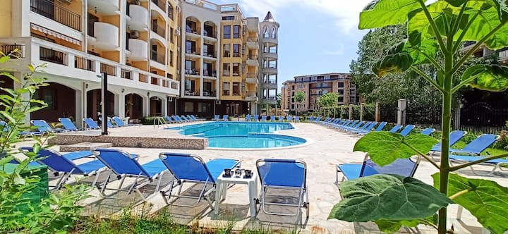 Modern Apartment With Pool View In Diamond Palace - Nesebar