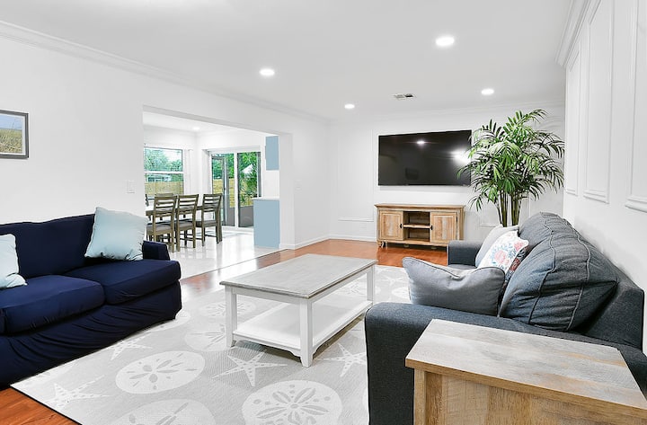 Oasis: Hot Tub, Fire Pit, Fun! - Vero Beach