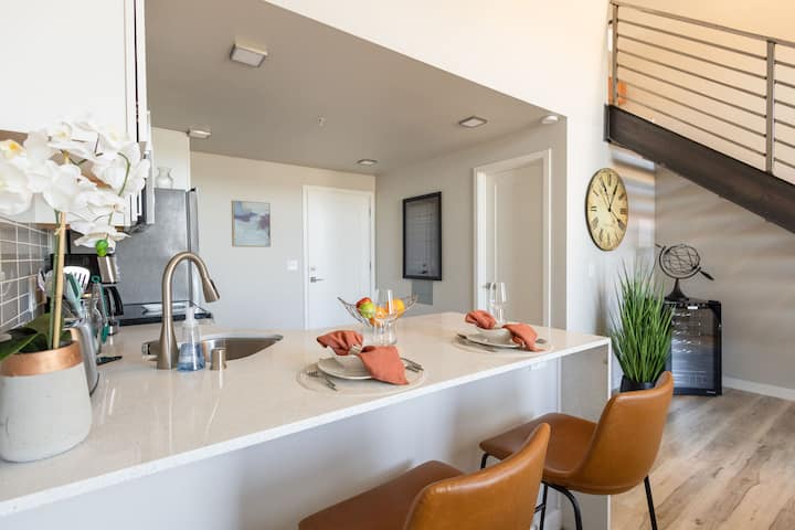 Chic Urban Loft, 95 Walkscore, Patio, Full Kitchen - Reno, NV