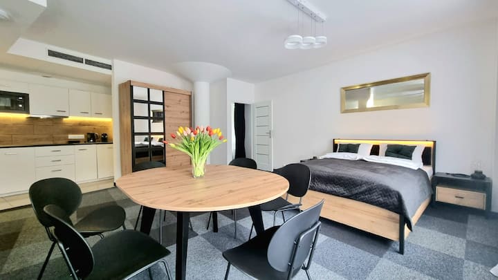 Kw104/14 Apartament Z Sypialnią Salonem Balkonami - Krakow