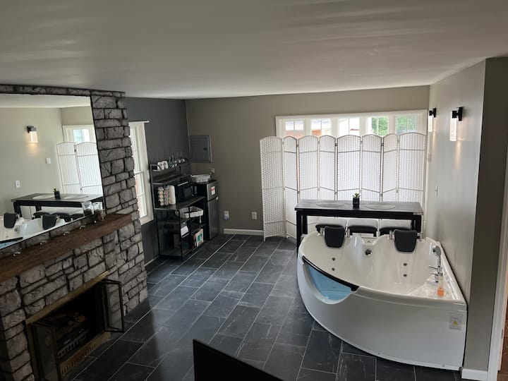 Poolside Suite - Jackson, MI