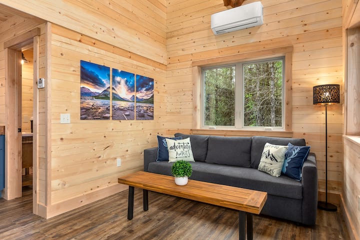 Elkhorn Cabin At Thunderbirdridge - Glacier National Park