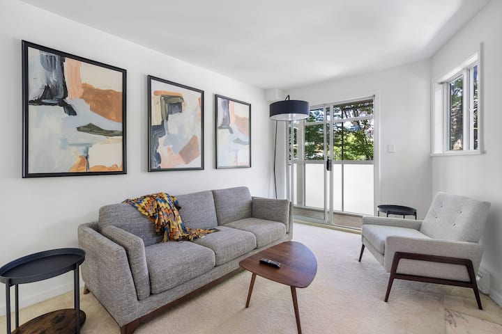 Spruce Suites Three - North Vancouver