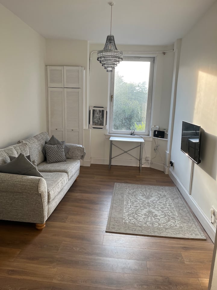 2 Bedroom Flat, Close To Castle Eh11 1dw - Edynburg