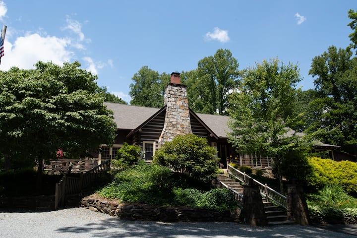 Mountain Top Lodge – All Inclusive Resort Property - Robbinsville, NC
