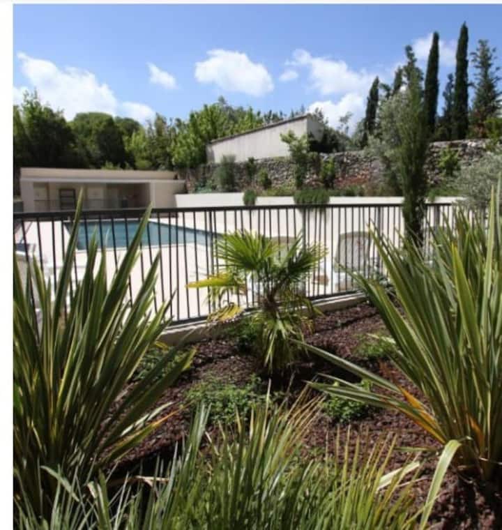 Appartement Proche Centre Ville 1 à 4 Personnes - Saint-Rémy-de-Provence