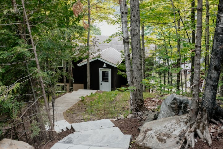 Cozy Lakeside Sunset Retreat - Ontario 60