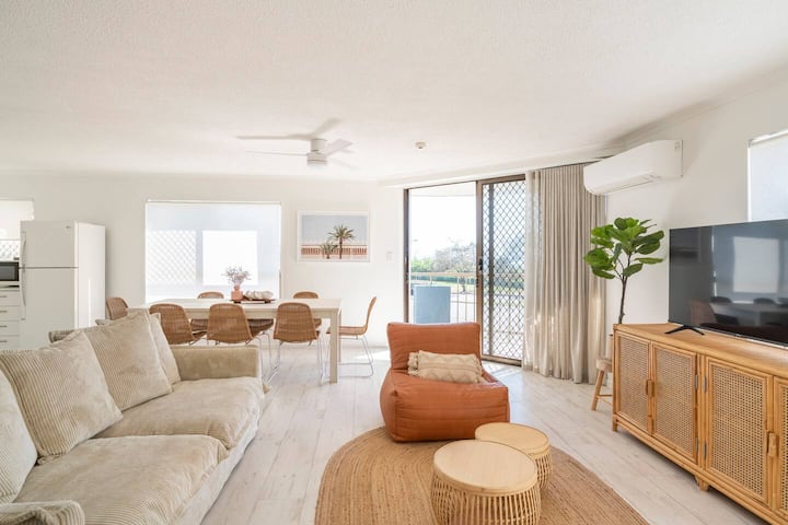Heated Pool + Walk To Beach + Ocean View! - Mooloolaba