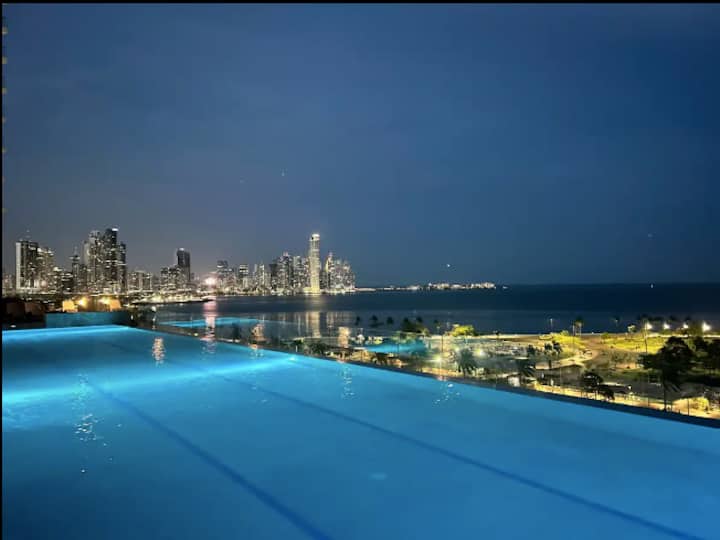Cozy Ocean Front Apt With Infinity Pool - Panama City