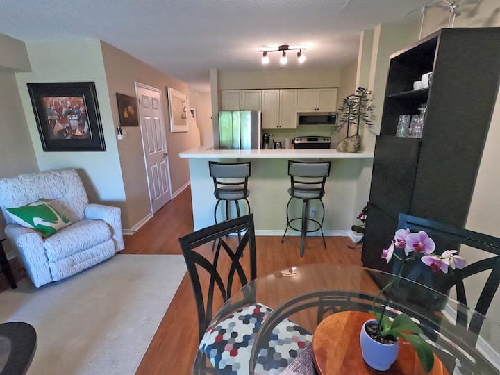 Nestled Inn - Collingwood