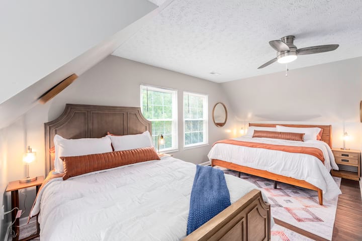 Upstairs Apt-king Bed, Kitchen, 6 Mi To Downtown - Asheville, NC