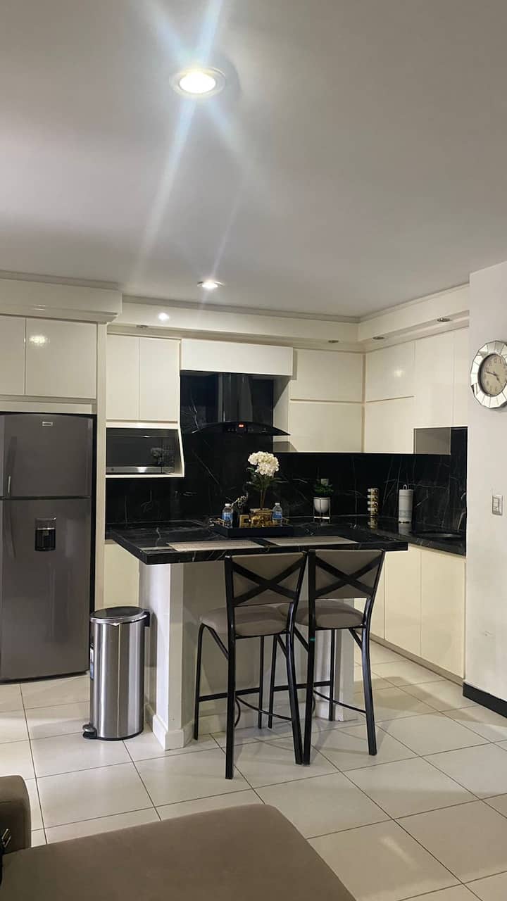 Bonito Y Cómodo Deparmento A 2 Cuadras Del Malecon - Mazatlán