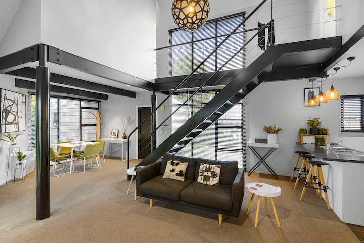 Townhouse In The City With Parking And Courtyard - Christchurch