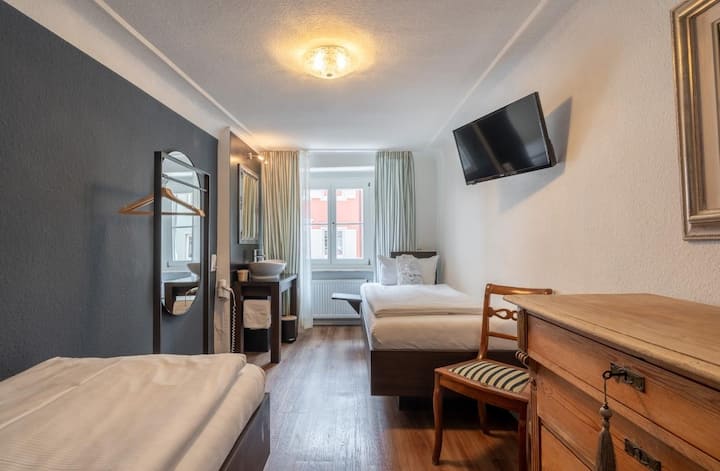 Twinbed Mit Gemeinschaftsbad - Constance