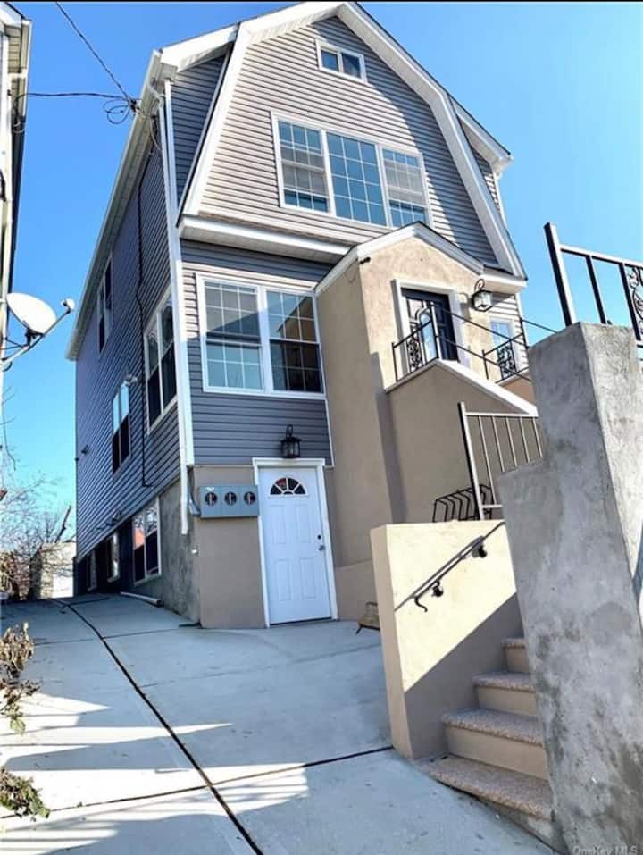 New York House . Brand New - The Bronx, NY