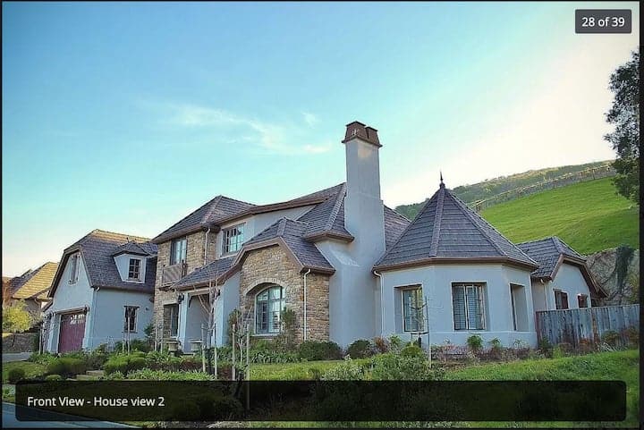 Gorgeous 5 Bedroom + Office, Jacuzzi And Pool - サン・ラモン, CA