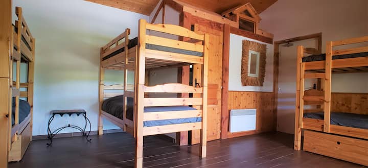 Gîte De Cayssie. Chambre Hélios. - Millau