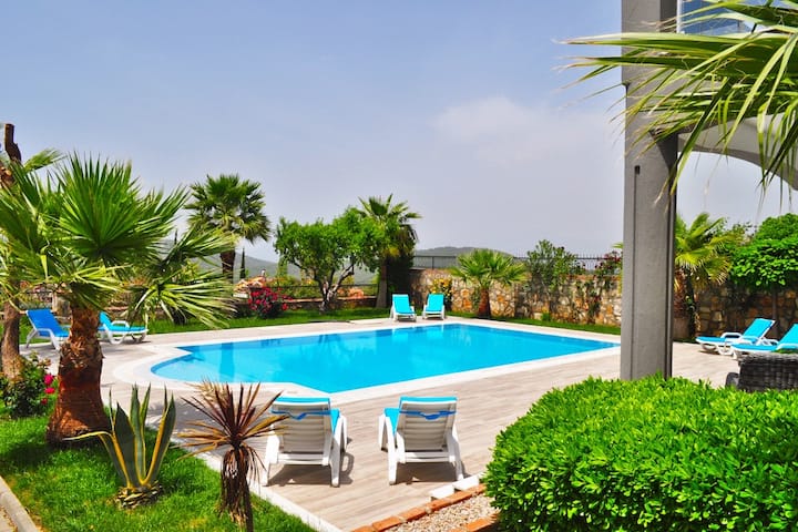 Müstakil Keyifli  Havuzlu Villa - Fethiye