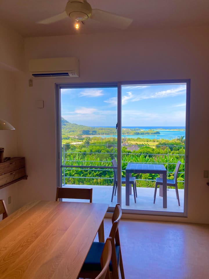 川平湾を一望できる広キッチン付きの宿(ニコハウス)宿泊者専用Bbq施設あり - Ishigaki