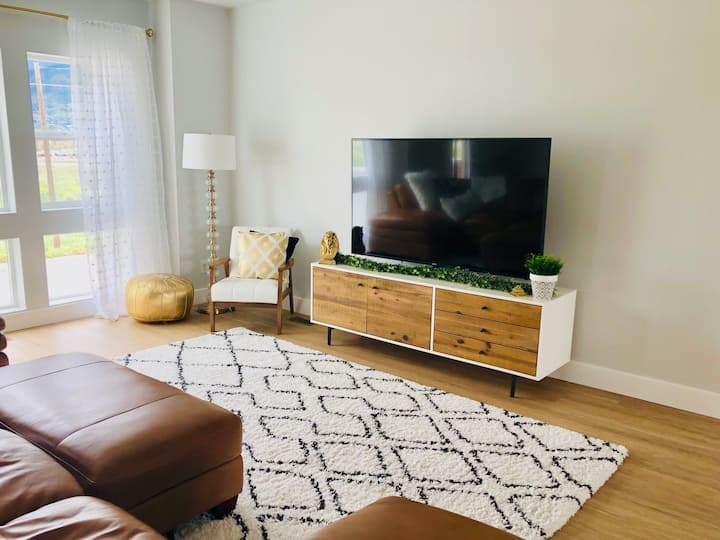 Quiet Luxury Townhome - Long Term Rental - Layton, UT