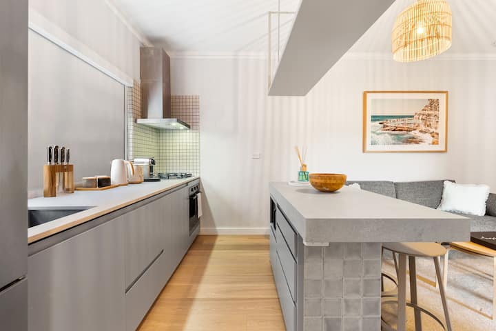 Luxe 2br W/ Smart Tv Steps From Bondi Beach - Bondi Beach
