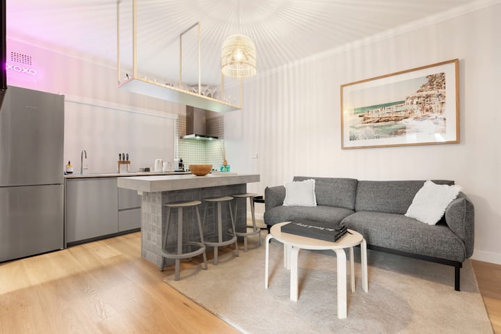 Luxe 2br W/ Smart Tv Steps From Bondi Beach - Bondi Beach