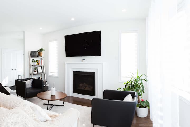 New: Lakeside Retreat | Georgian Bay - Midland